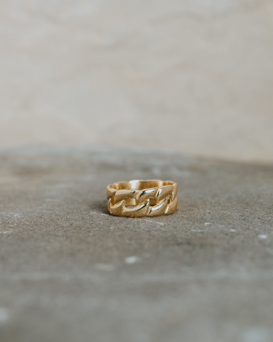 Big Chain Ring Gold – Traveltales Jewelry